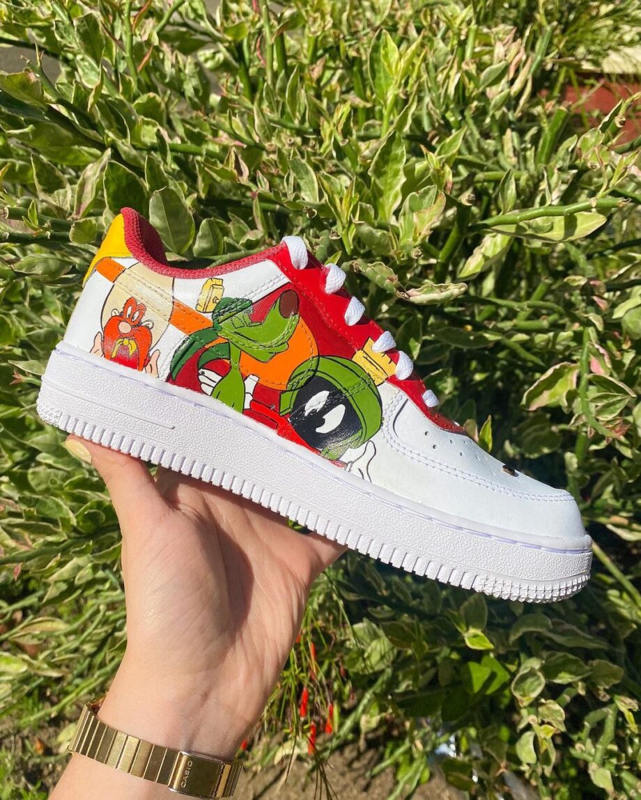 Looney Tunes Air Force 1 Custom – Daniel Customs